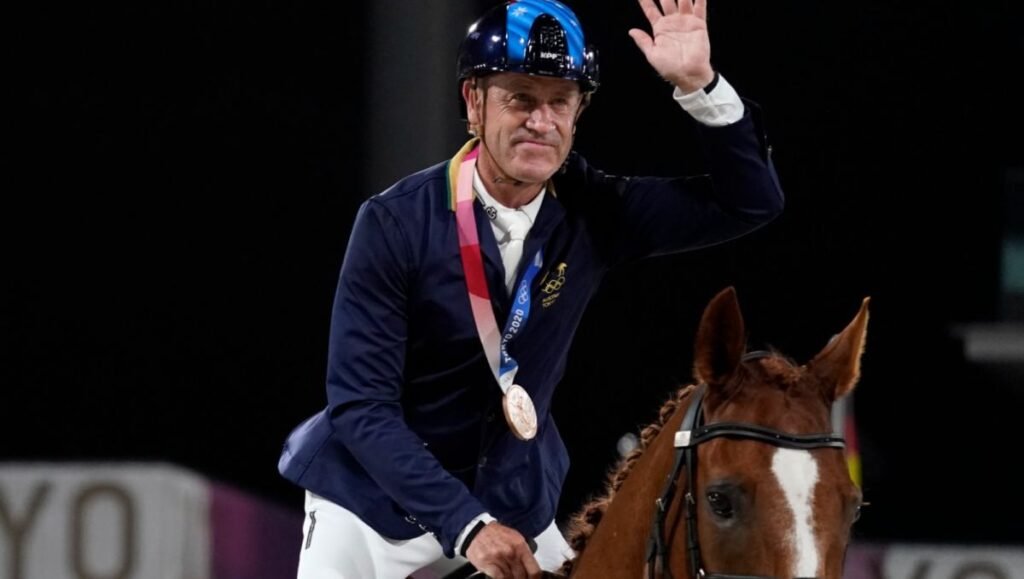 Andrew Hoy Parents Dorothy And Jim Hoy, Ethnicity Revealed